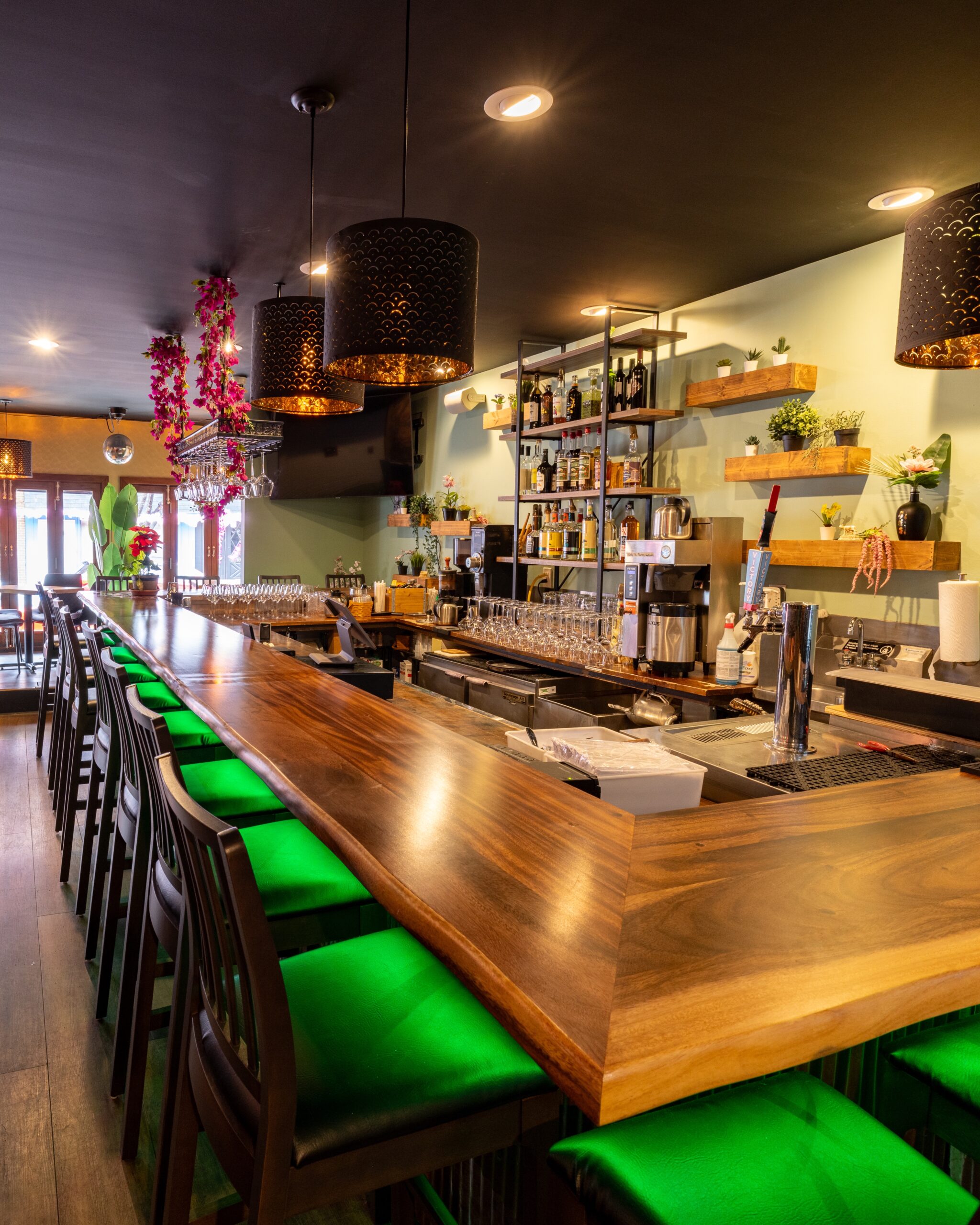 DaVinci and Yu Grand Opens on East Passyunk Becoming Philly's Only ...